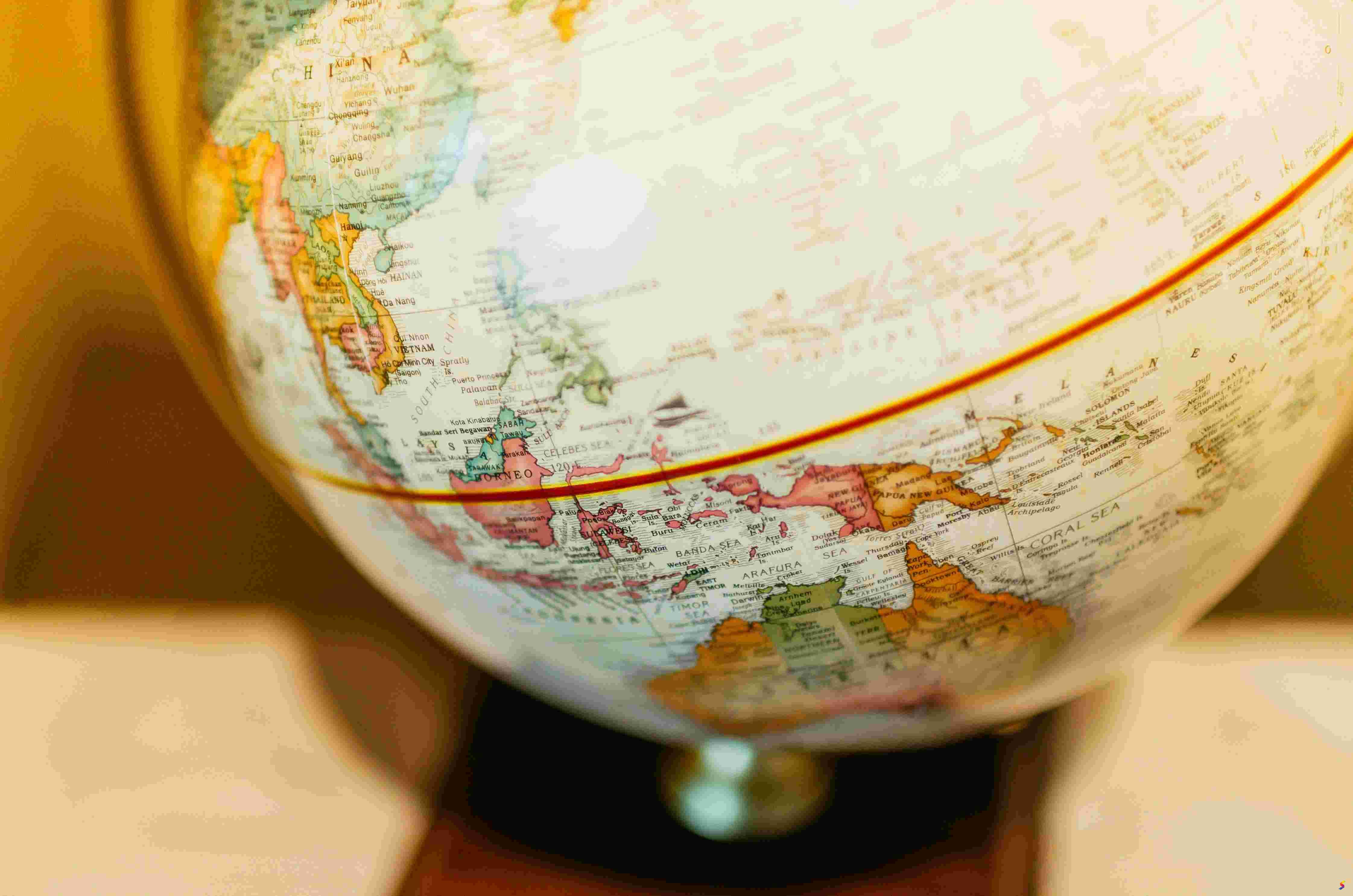 Define Equator, Equator Meaning, Equator Examples, Equator Synonyms ...