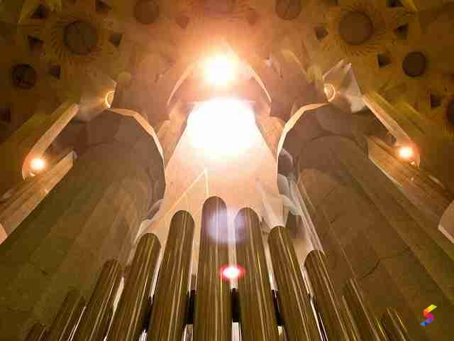 Define Gleam, Gleam Meaning, Gleam Examples, Gleam Synonyms, Gleam ...