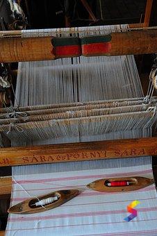 Define Homespun, Homespun Meaning, Homespun Examples, Homespun Synonyms ...