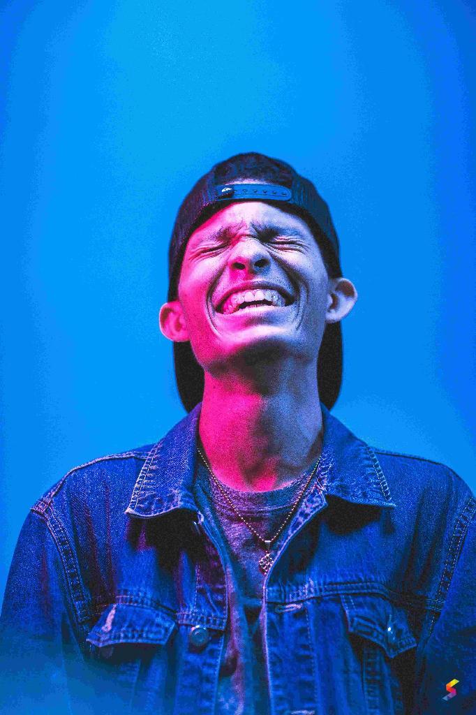 Define Chortle, Chortle Meaning, Chortle Examples, Chortle Synonyms ...