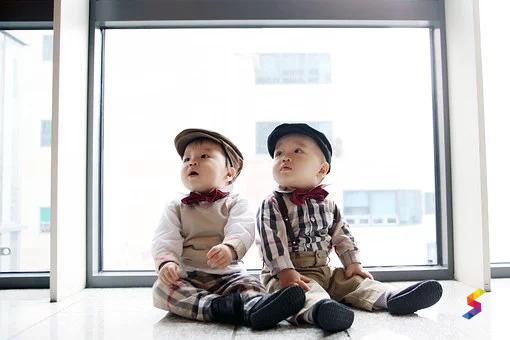 Define Coeval, Coeval Meaning, Coeval Examples, Coeval Synonyms, Coeval ...